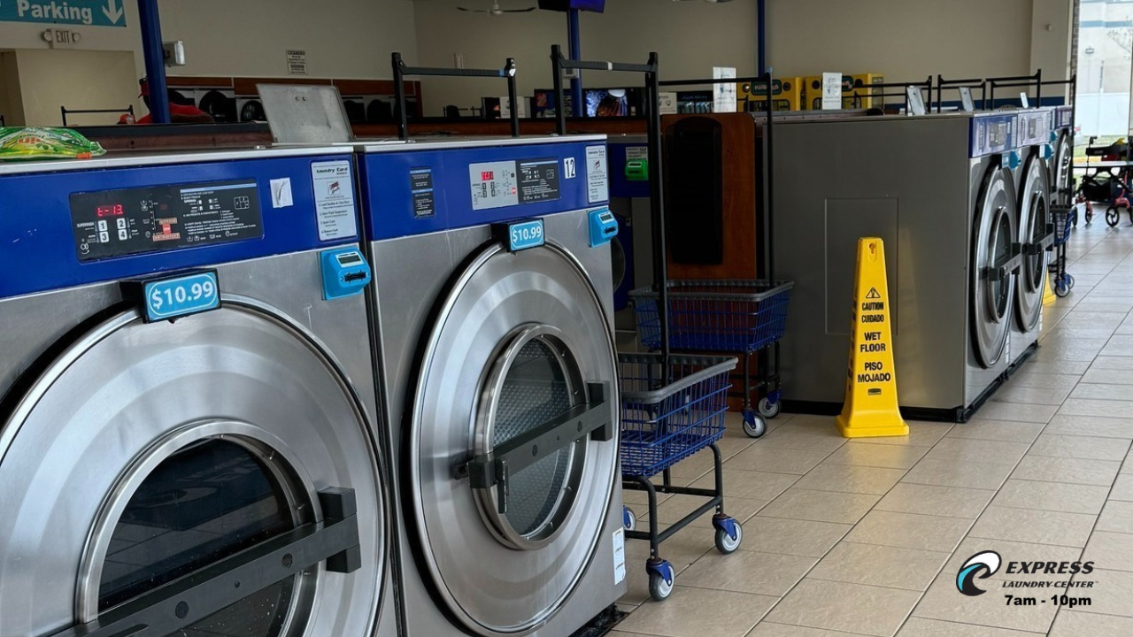 24-Hour Convenience | Self Service Laundromat Near 77073